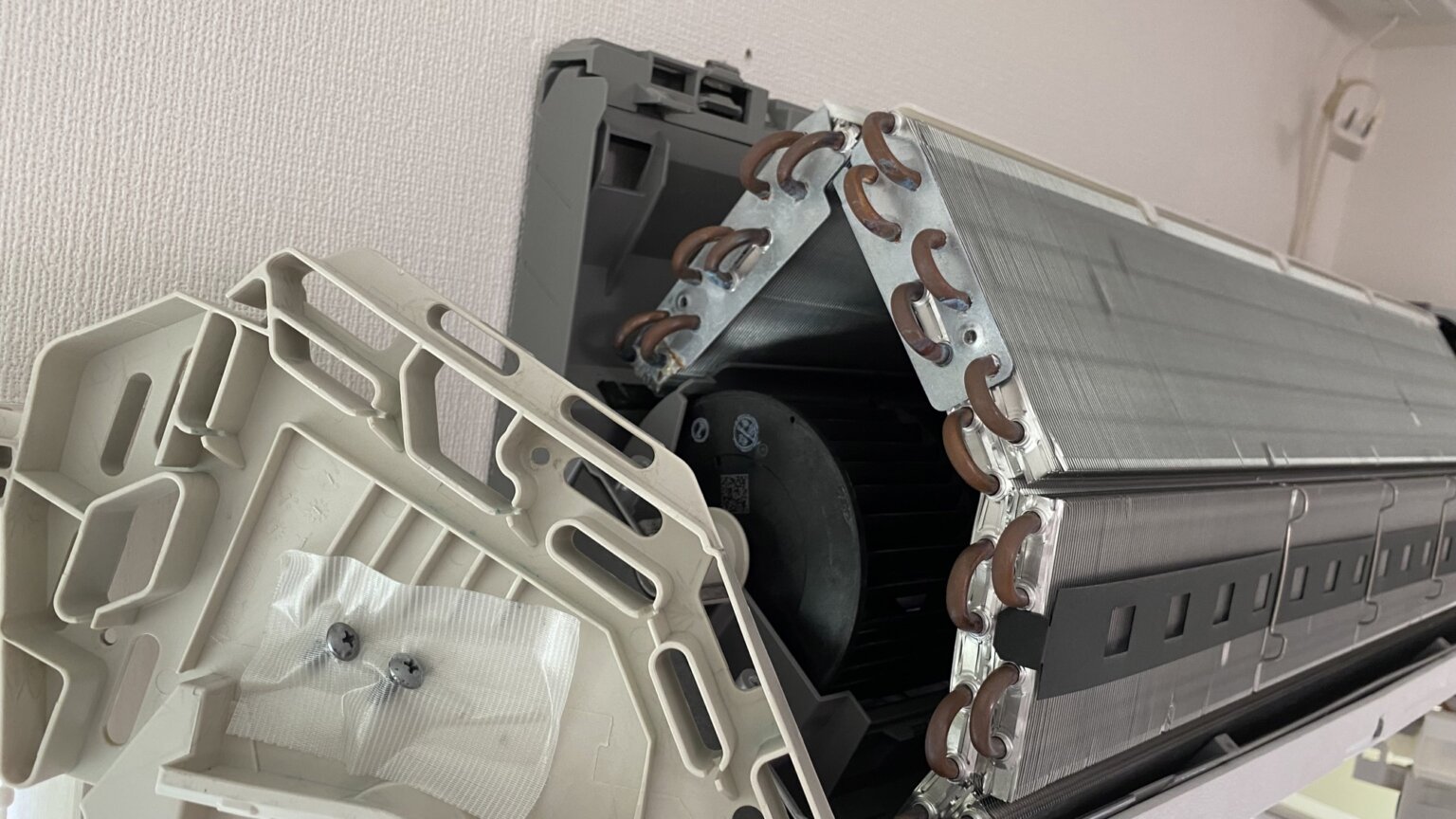 【初心者】ダイキンエアコン「AN22VCS」シロッコファン分解方法11STEP | 今日からダイワハウス